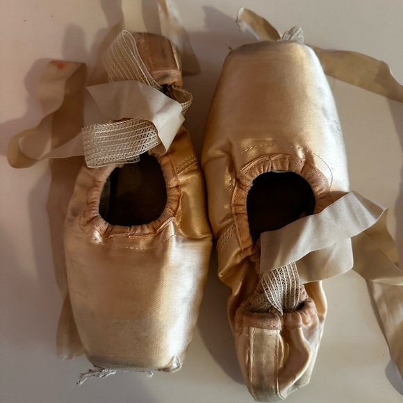 Shoes | Well Worn Professional Ballerina Pointe Shoes | Poshmark